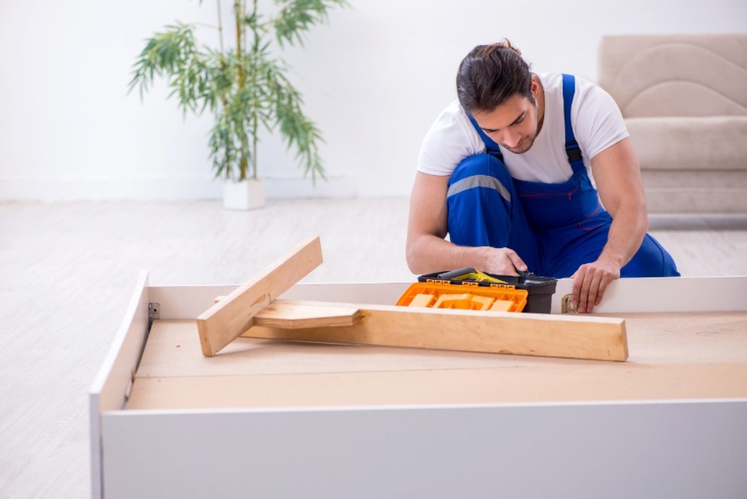 List of the 12 most common handyman services - 4MeNearMe.com